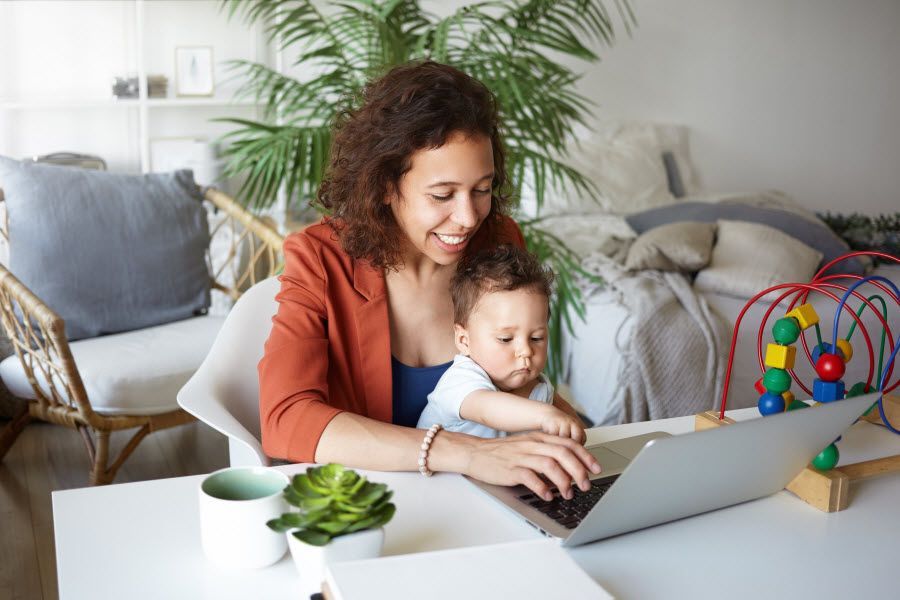 Returning to Work After Maternity Leave: A Guide for New Moms